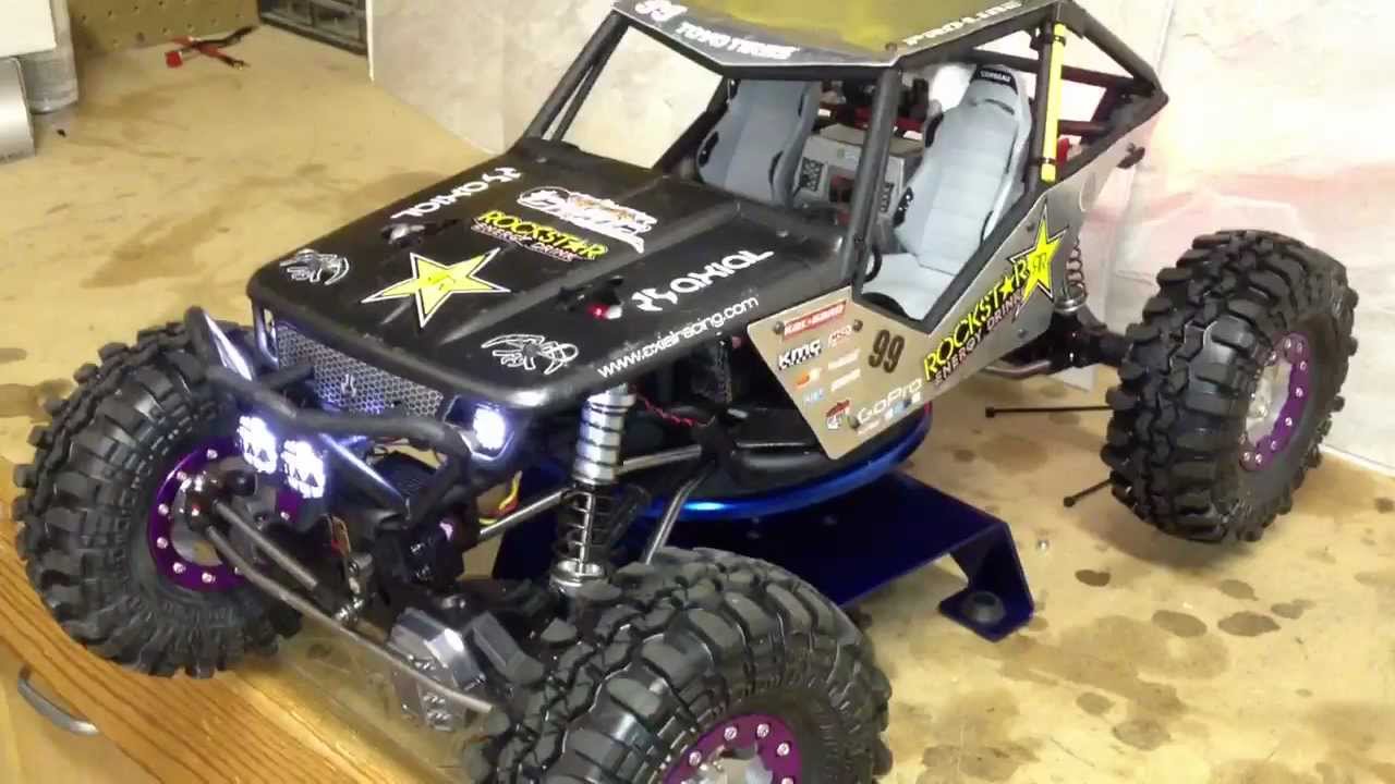 Axial Wraith - Pro-Line Scale Access Installed - YouTube