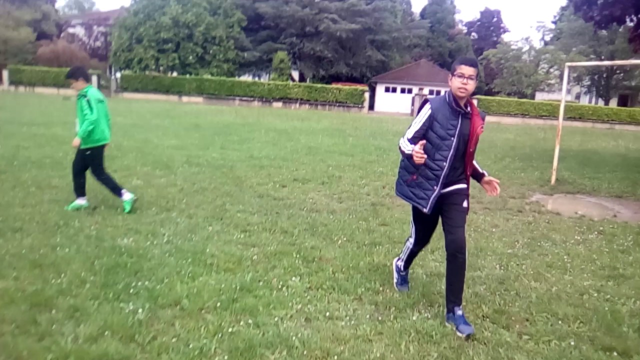 Foot irl challenge avec des potes partie1/6 - YouTube