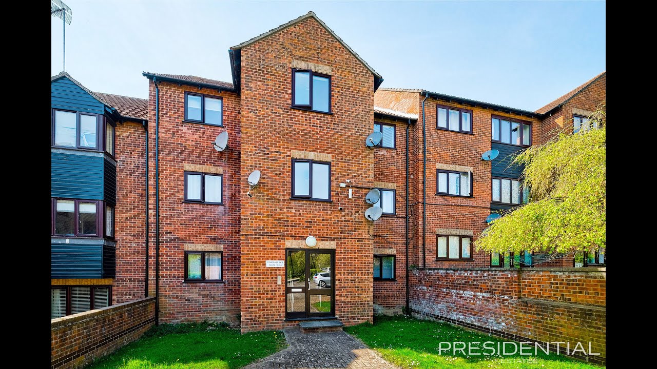24 Granary Court Dunmow CM6 1BN - YouTube