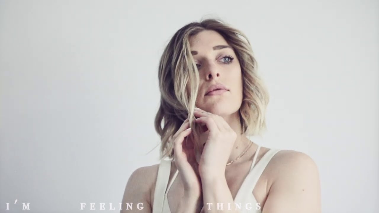 VÉRITÉ - best of me (Official Lyric Video) - YouTube