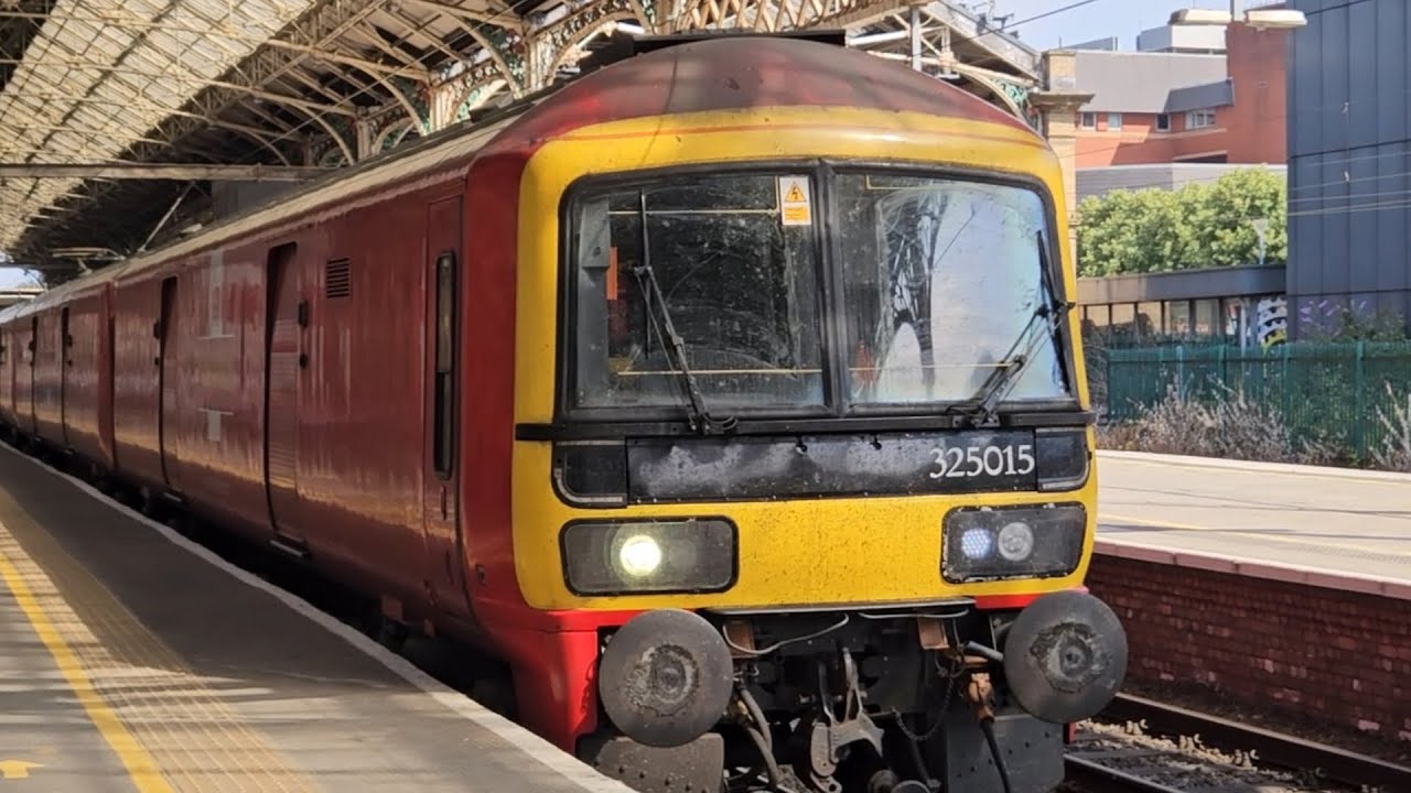 Royal Mail/DB Cargo 325015 325007 325014 Run 1M36 Shieldmuir To ...