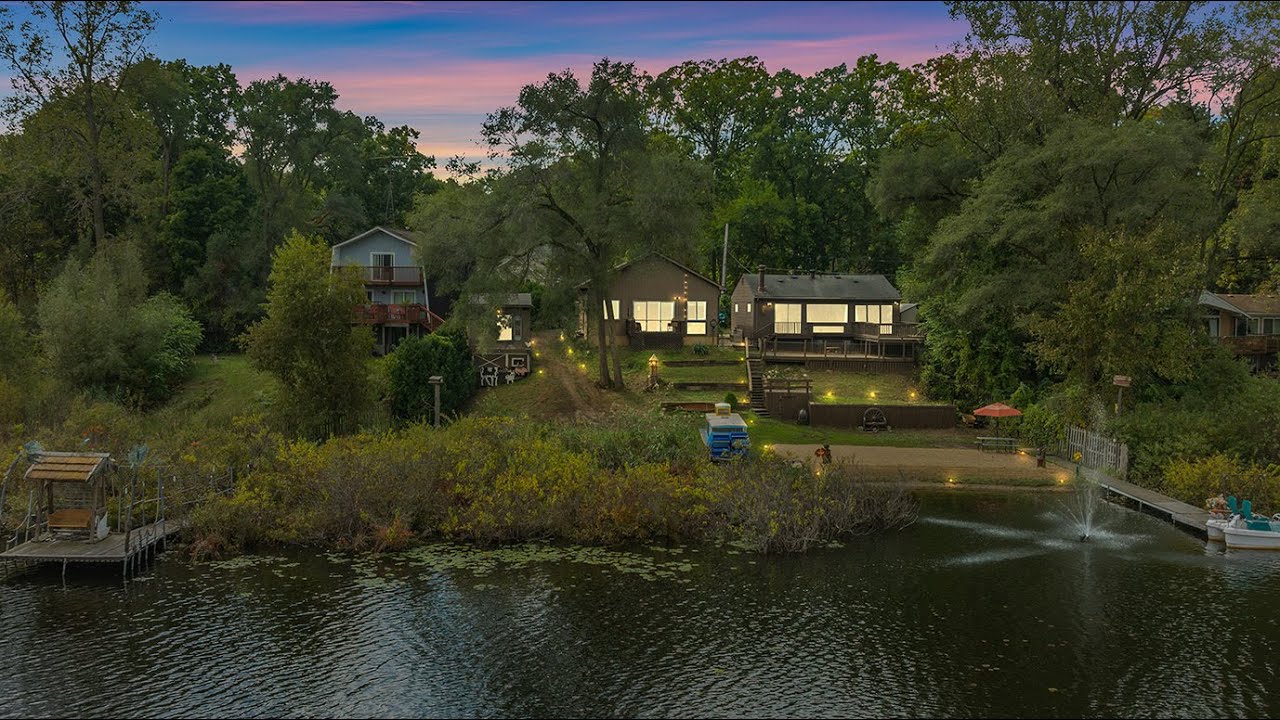 One of a Kind Gated Lakefront Ranch Just Listed in Milford on Sears ...