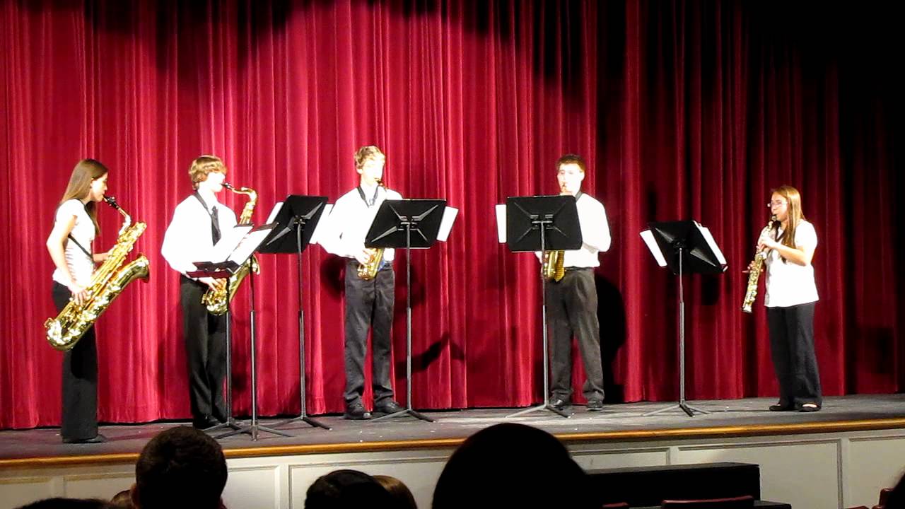 JMRHS saxophone quintet - "Funeral March of a Marionette" - YouTube