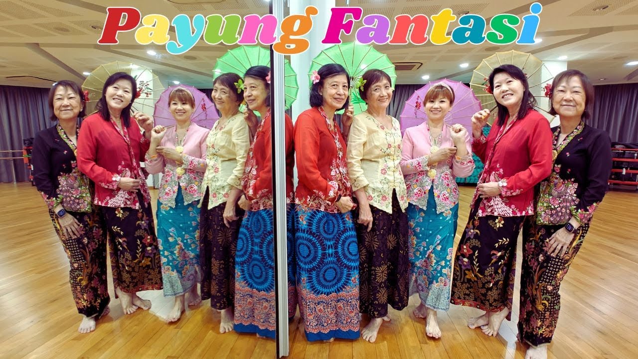 [Line Dance] #payungfantasi | Dancing in Nonya Kebaya outfit | Menari ...