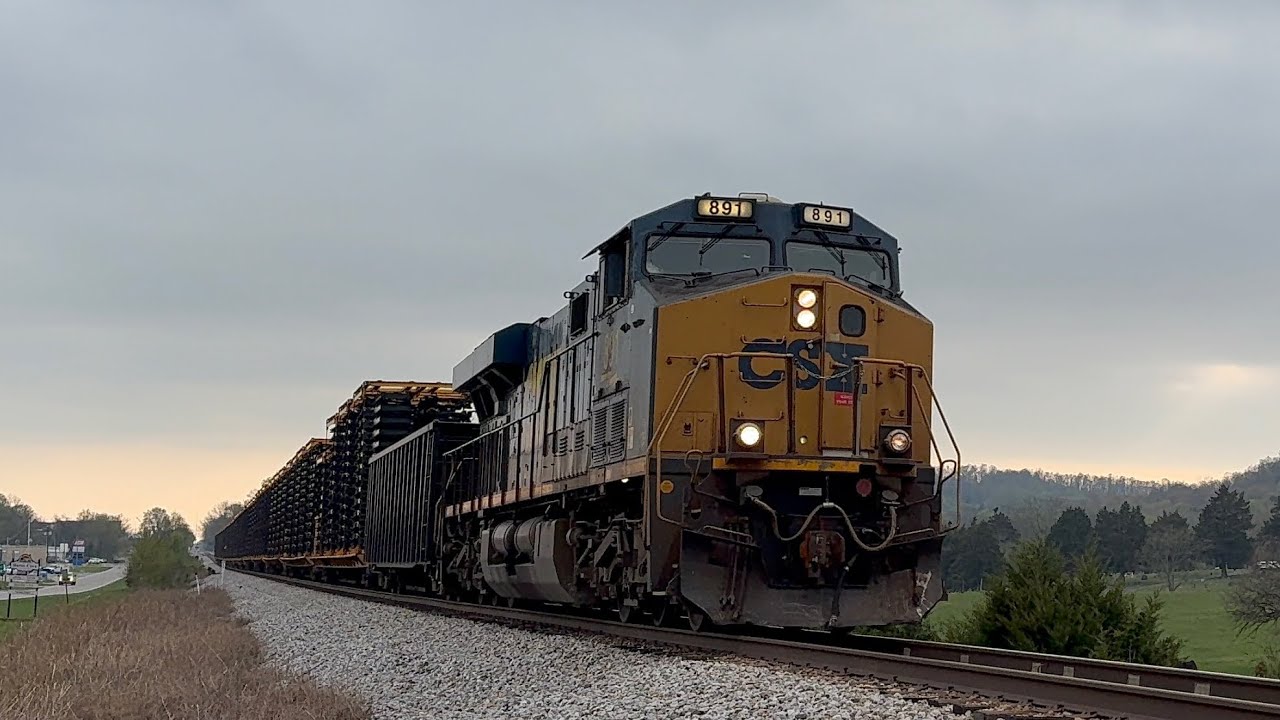 CSX 891 leads L412 at Horse Cave - YouTube