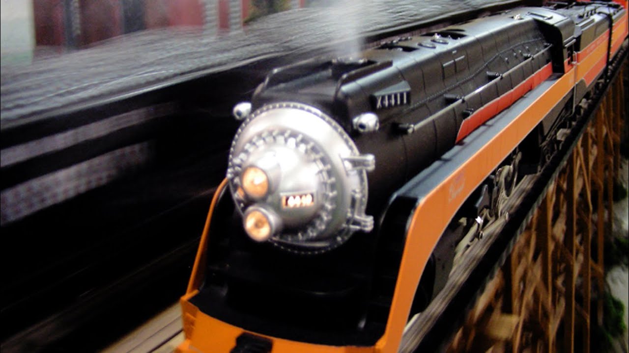 The Most Beautiful Model Train, SP Daylight 4449 SilverRailClub Model ...