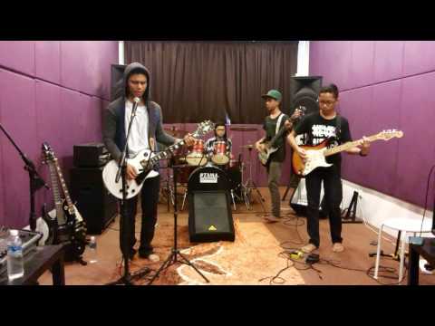 DRAMA BAND (Biarkanlah) by RYAN BAND