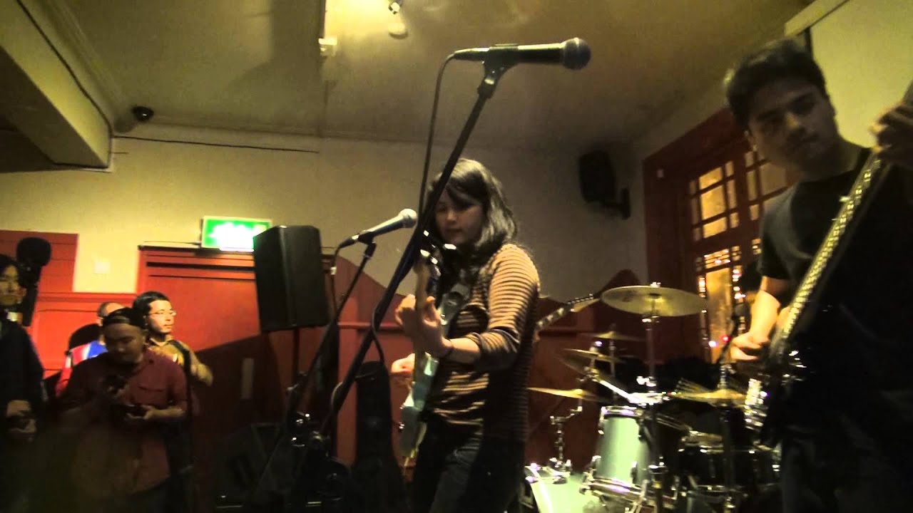 JERUSHA RAI ND HIGH STREET - YouTube