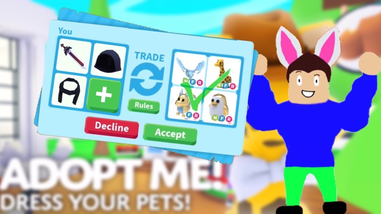 *NEW* WHAT DO PEOPLE TRADE FOR THE NEW HERO’S COSTUME PACK!? Roblox ...