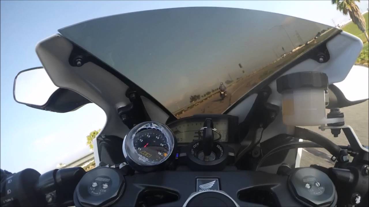 INSANE Yamaha R3 smokes Fireblade turbo!!! (smh) - YouTube