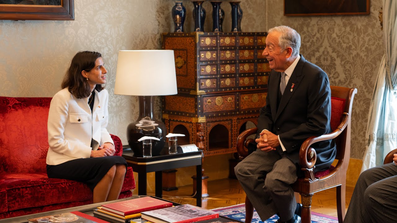 A Nova Embaixadora Britânica em Portugal, Lisa Bandari - YouTube