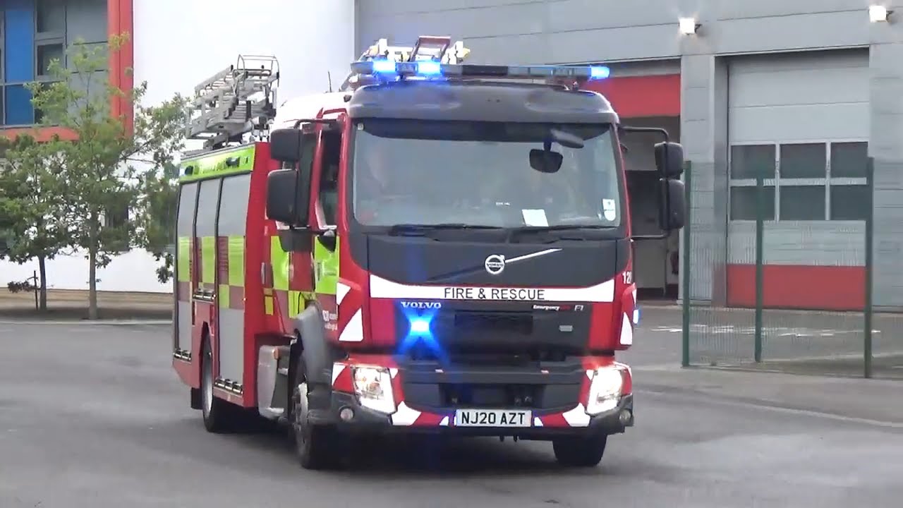 Bishop Auckland First Pump Turnout | County Durham & Darlington Fire ...