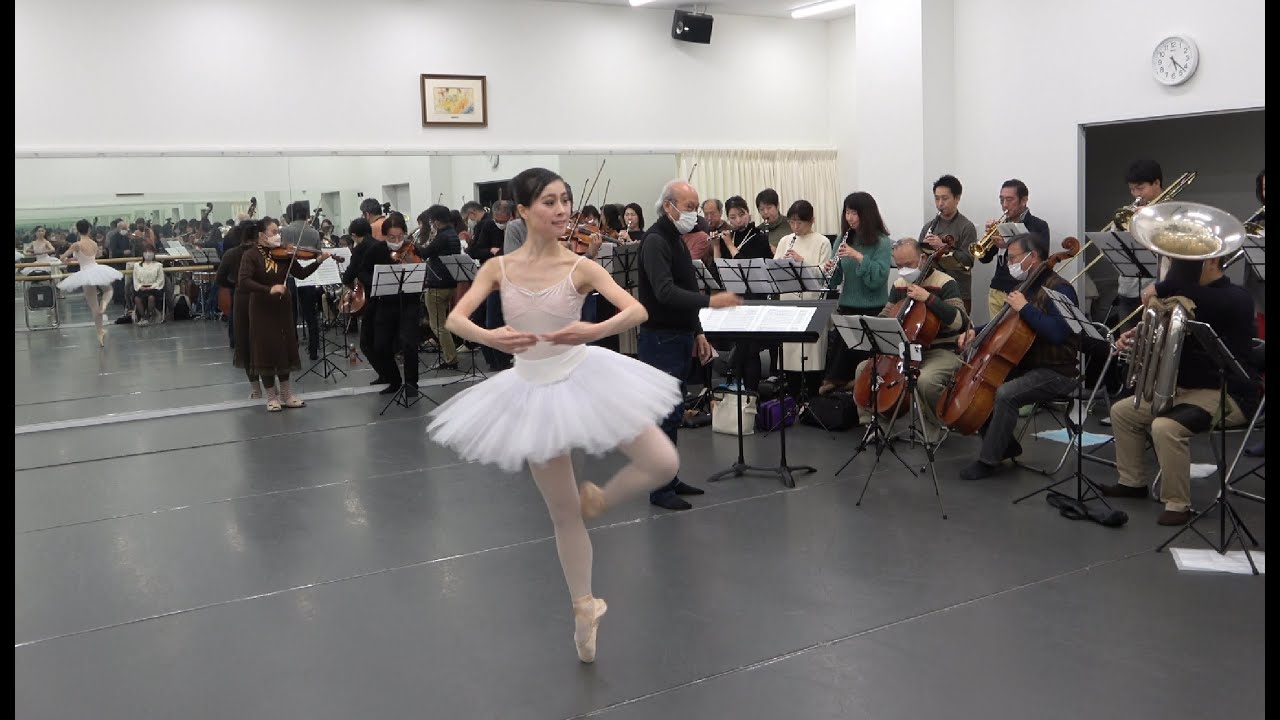 Ballet GISELLE - Peasant variation - YouTube
