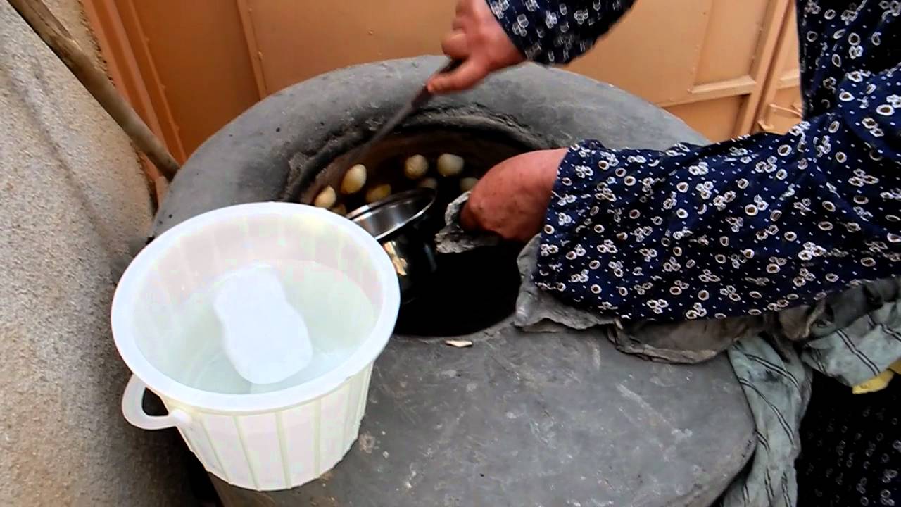 Baking Kulicha - YouTube