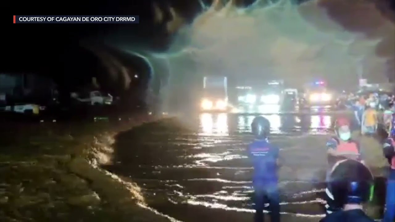 Flash floods from Bukidnon hit Cagayan de Oro villages - YouTube