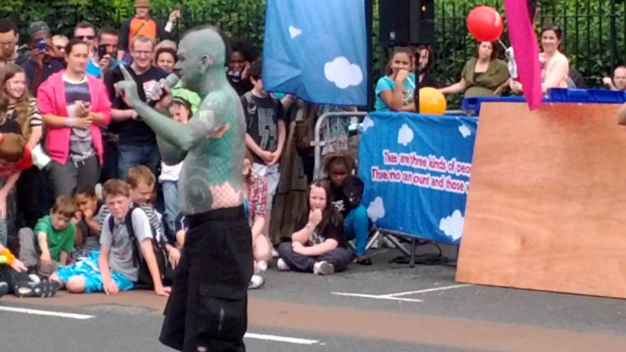 Lizard Man @ Dublin's Street Performance World Championship 2012 #2 ...