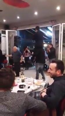 ΛΕΤΣΙΟΣ ΘΑΝΑΣΗΣ ΣΕ ΤΡΕΛΑ ΚΕΦΙΑ, ΖΙΑΚΟΣ ΓΙΑΝΝΗΣ ΚΛΑΡΙΝΟ ΣΤΑ ΠΛΑΤΑΝΟΥΛΙΑ ...