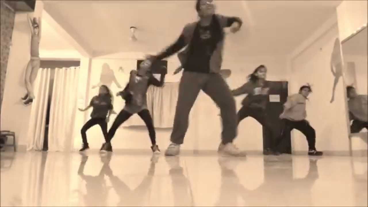 BEYONCE- 'GIRLS' DANCE WITH FAST MOVES - YouTube