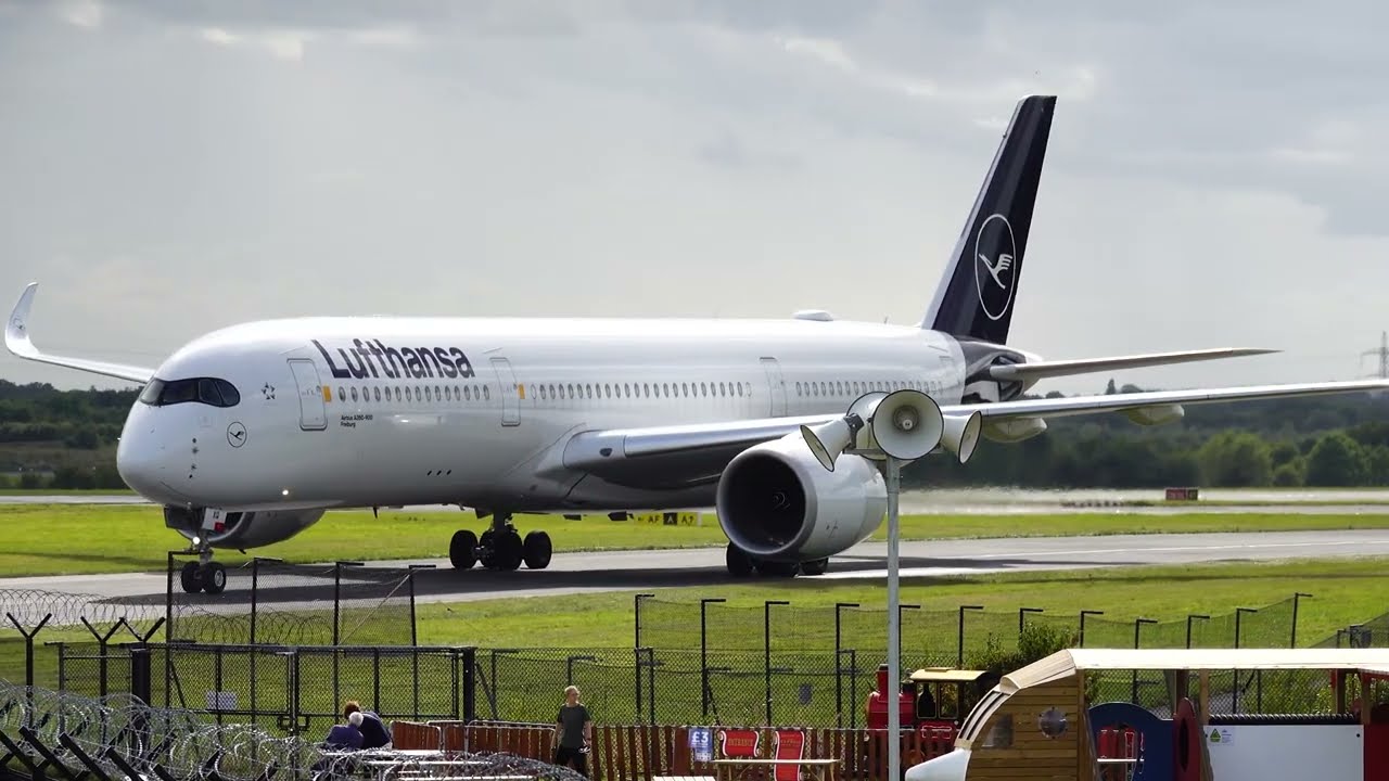 A350 EMERGENCY LANDING - Medical Overweight Landing Divert at ...