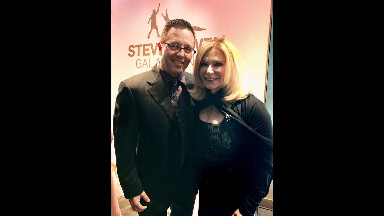 World renowned psychic Medium John Edward1 - YouTube