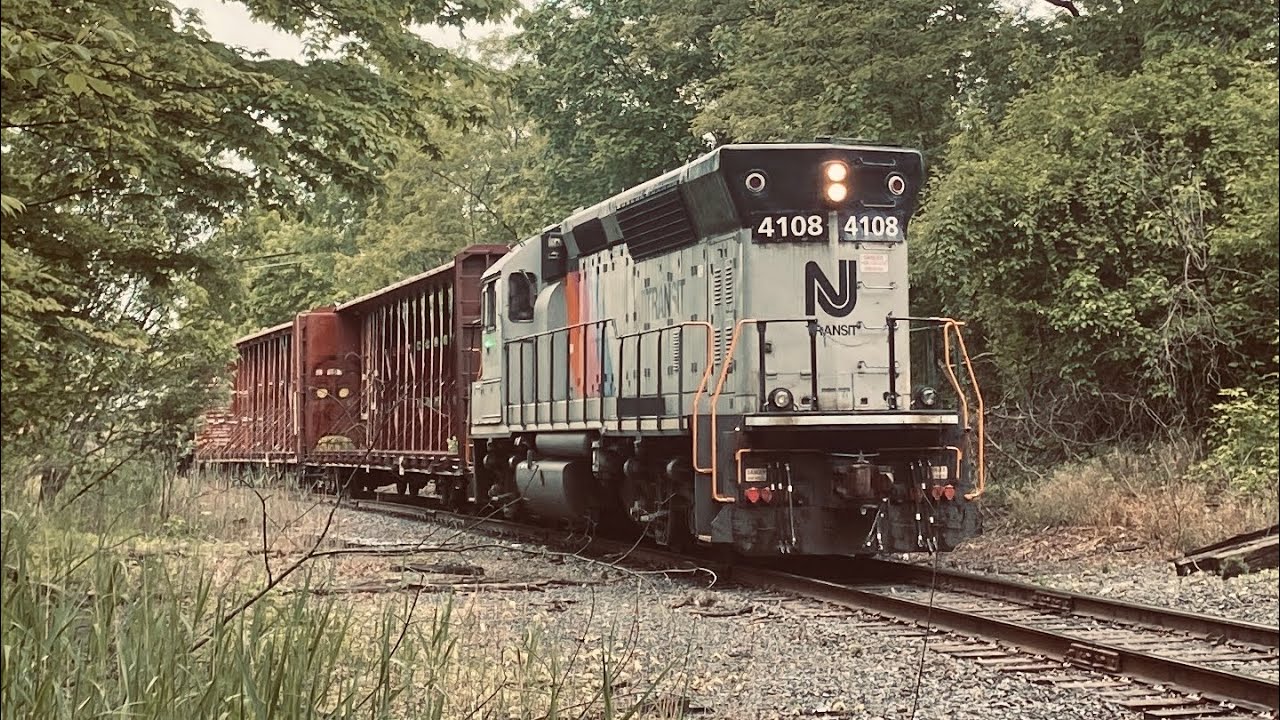 Middletown & New Jersey CH1 w/ NJT 4108 Long Hood Forward - YouTube