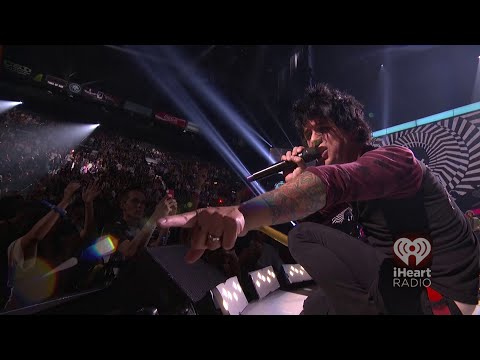 Green Day - Holiday live [iHeartRadio 2012]
