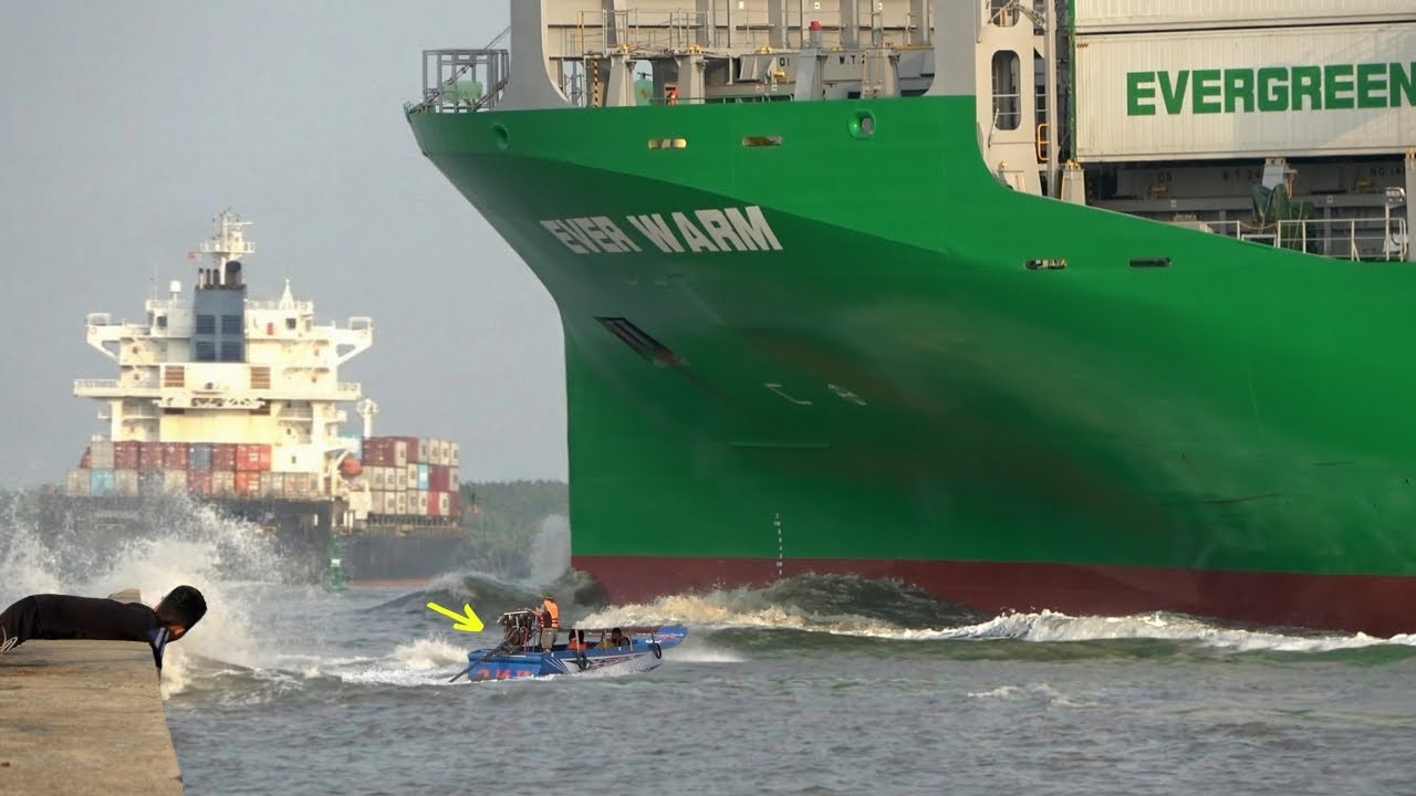 Shipspotting Beauty: EVER WARM Glides Through a Tight River Bend - YouTube