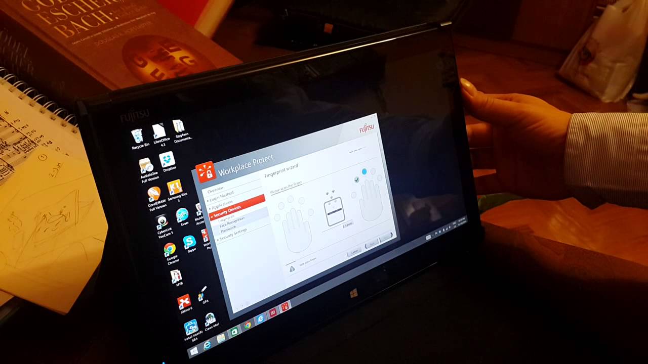 Fujitsu STYLISTIC Q704 Fingerprint Challenge - YouTube