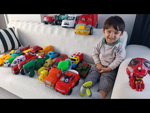 Ali yağız oyuncak arabalarını  dev kaydıraktan kaydiriyor oyun zamanı 🚙🚜🚇🚌🛺🚜🚒🚑🏎️