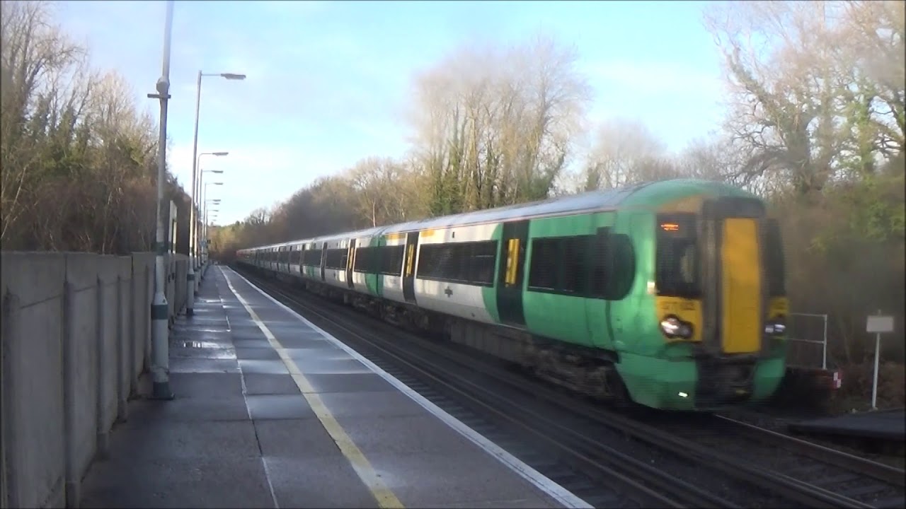 Trains at Balcombe Station, 15th December 2019 - YouTube