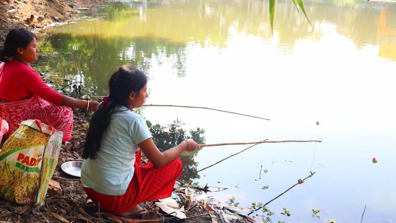 Fishing Video🎣 | Mother And Daughter Are Catching Big Fish Together In ...