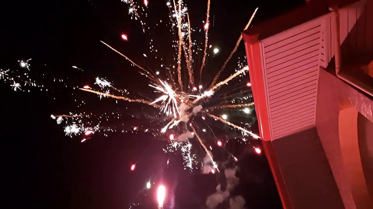 Sputnik fireworks by LF,100 shots cake.Welcome 2021 - YouTube