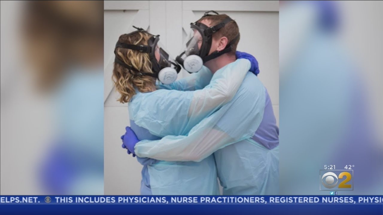 Healthcare Workers Expecting Baby Take Maternity Photos In PPE - YouTube