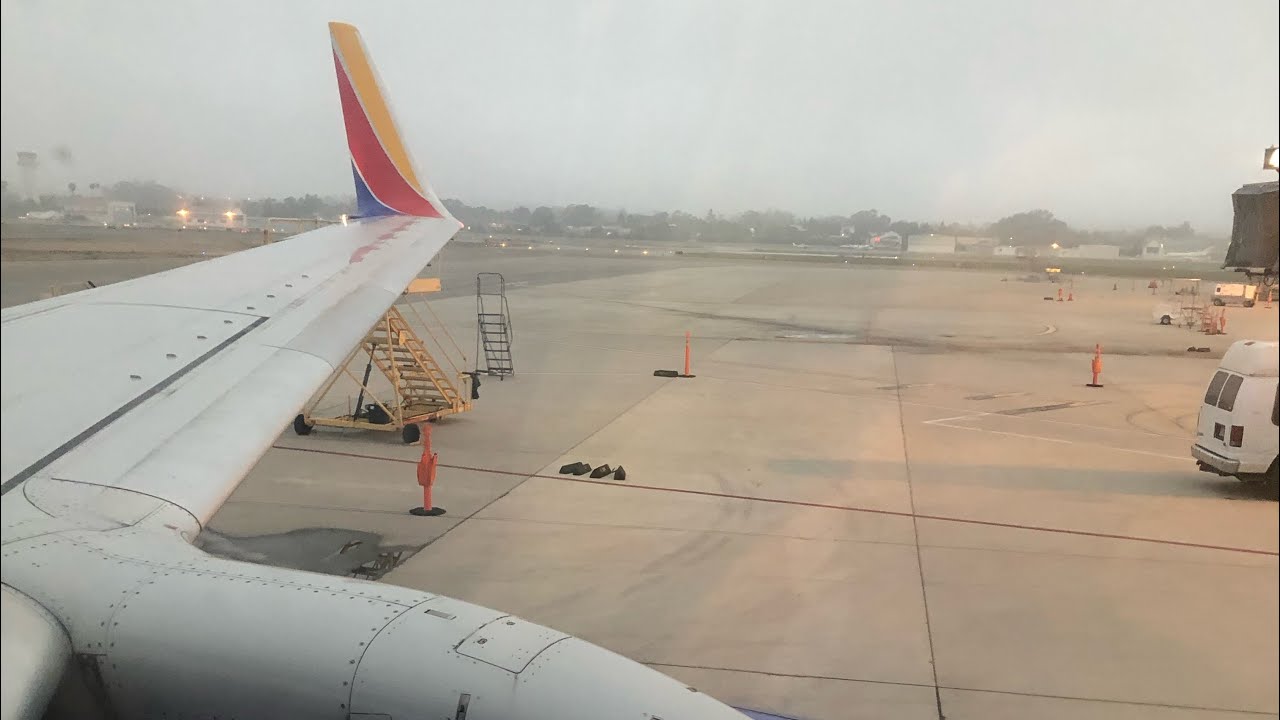 Pushback, Taxi, Takeoff Santa Barbara (SBA) *737-700* AMAZING TAKEOFF ...
