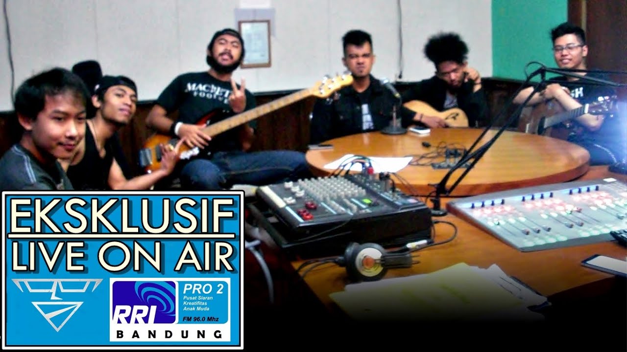 EKSKLUSIF! Live On Air at RRI PRO 2 FM 96.0 Mhz Bandung | The Black ...