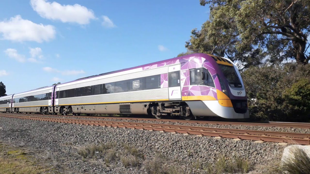 v/line velocity horn show! - YouTube