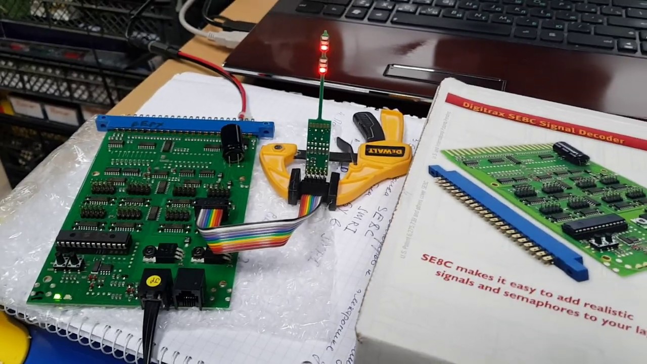 Тест светофорного декора Digitrax SE8C - YouTube