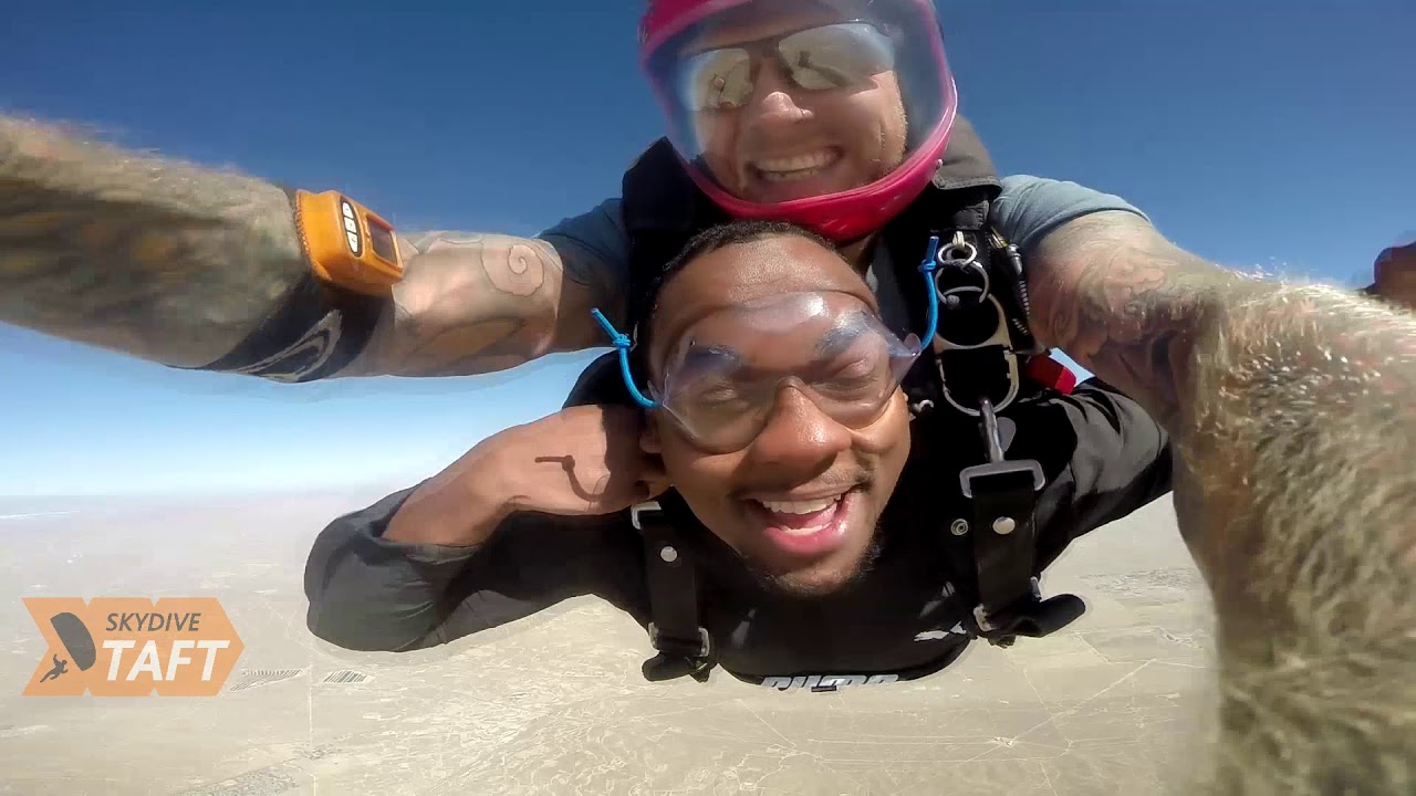 Tandem Skydive | Wesley Gillespie from Saint Louis, MO - YouTube