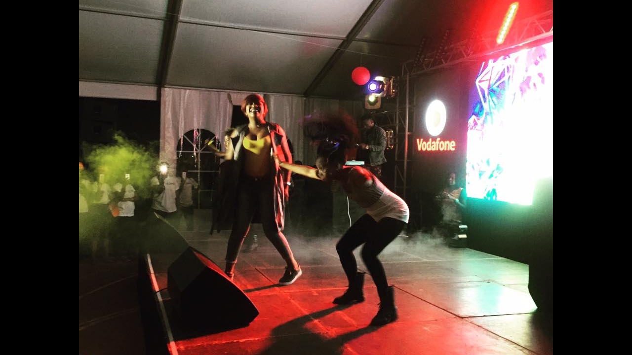 IRYN NTALE HITS AT SWANGS IN A NEW SONG - YouTube