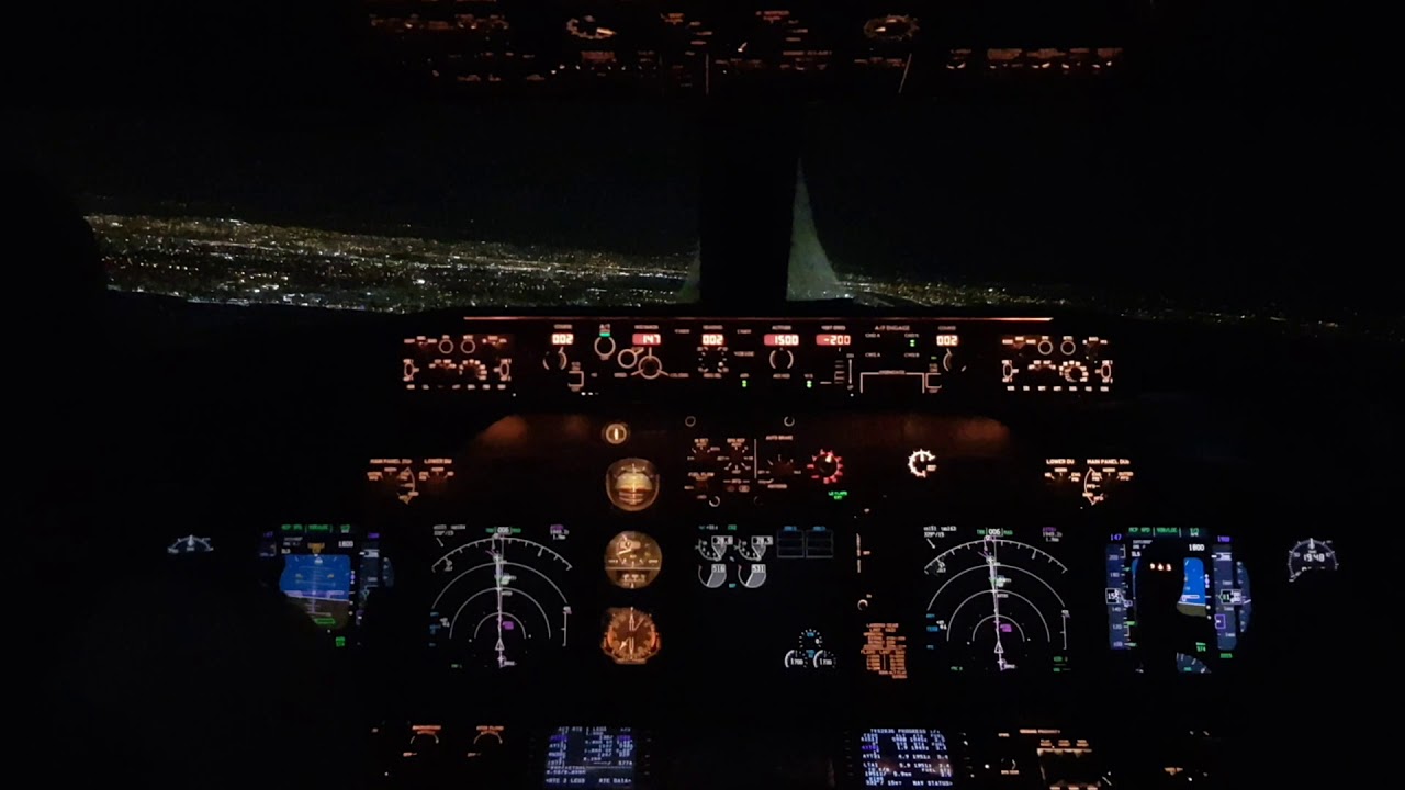 Night Approach and Landing AYT. 737/800 - YouTube