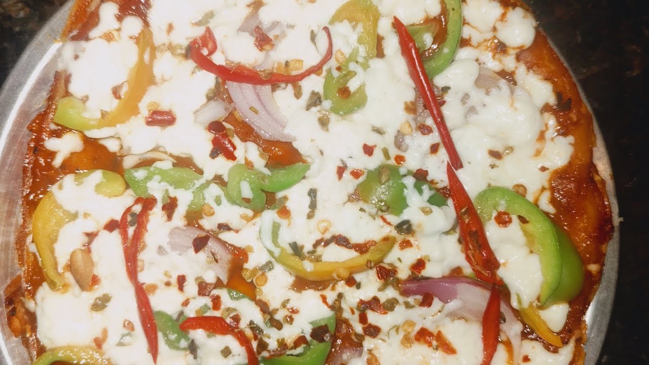 CHEZZ PIZZA KAISE BANAYE | पिज़्ज़ा बनाने की विधि | THE NEW COOK - YouTube