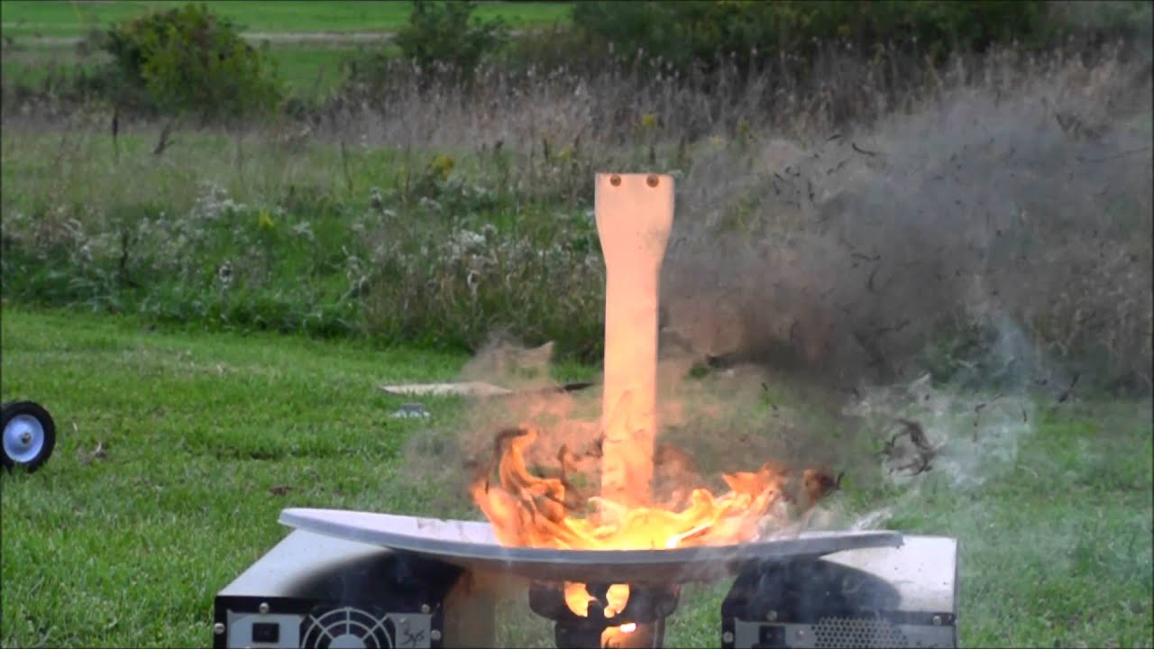 Melting a cell phone with thermite in slow motion - YouTube