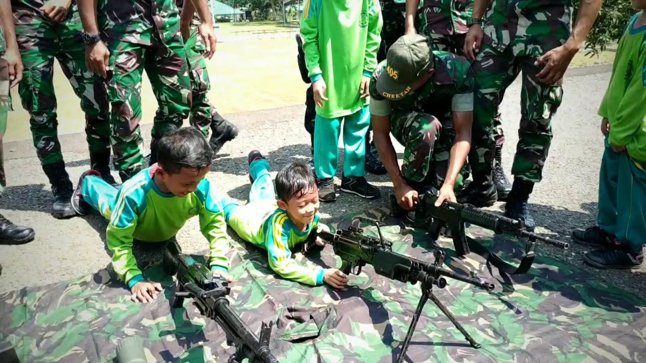 Outing Class Pengenalan Profesi TNI di Bataliyon Infanteri 405/SK ...