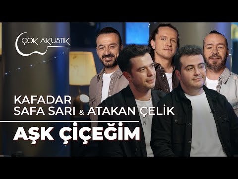 Safa Sarı Aşk Çiçeğim'i Söylüyor, Çok Akustik orkestrası Eşlik Ediyor