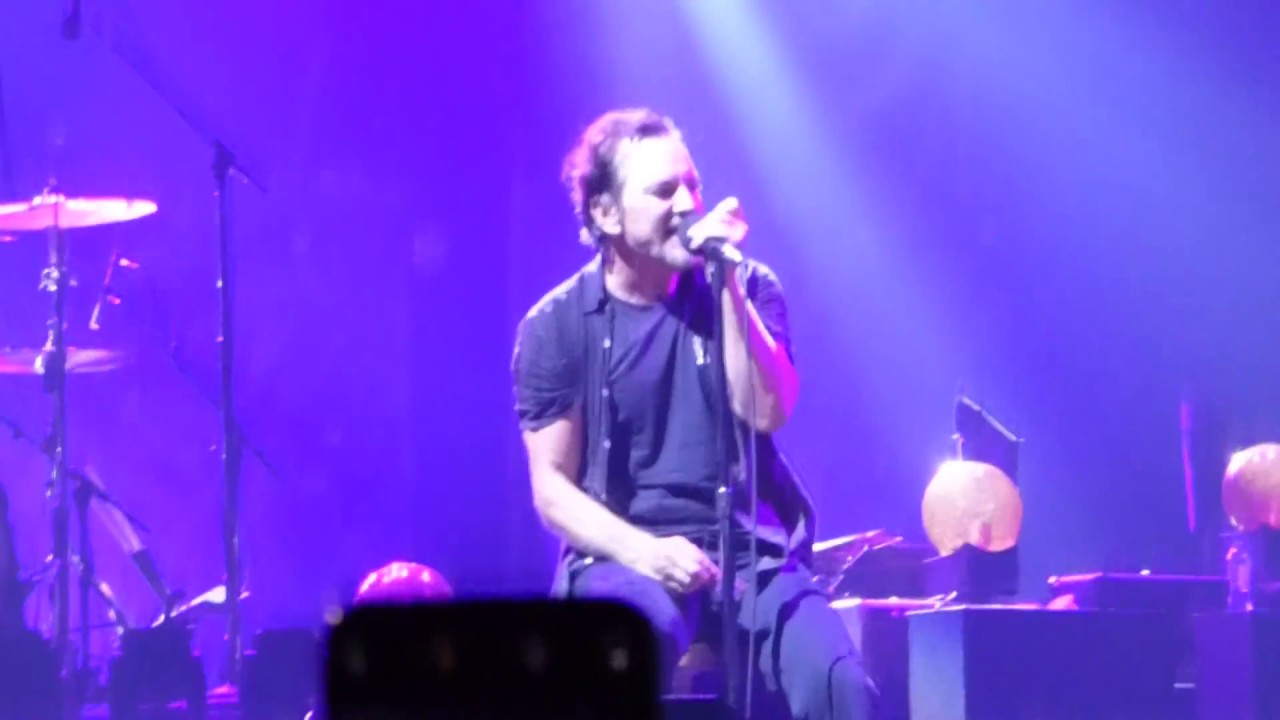 Pearl Jam - Footsteps - Live Ziggo Dome 12.06.2018 - YouTube