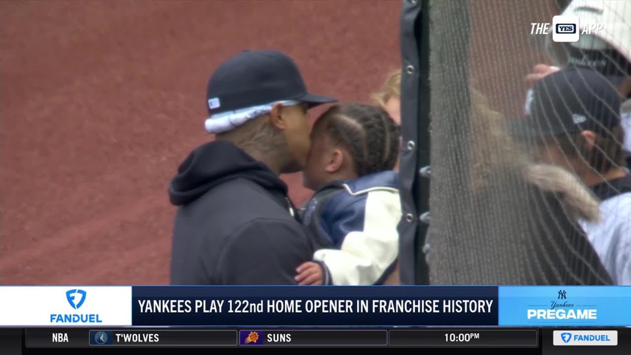 Marcus Stroman with his family pregame - YouTube