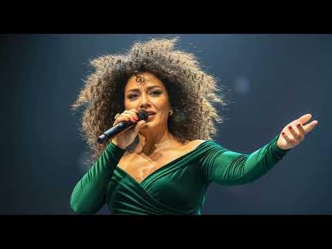 Saatler mi durmuş yoksa zaman mı? ( Ayşe Tunalı Cover ) - BEGÜM