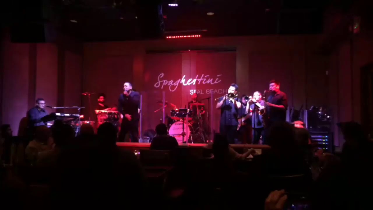 Souleros live from Spaghettini - YouTube