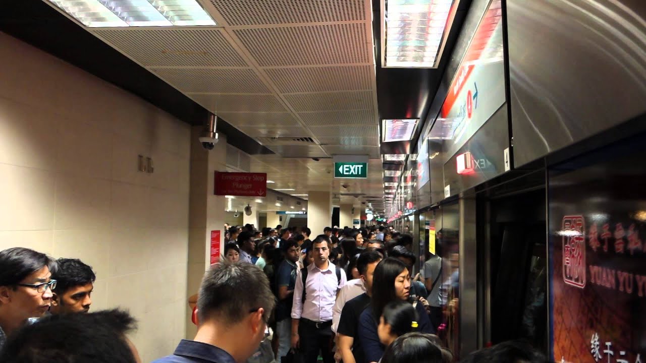 Bishan MRT Station Red Line during Peak Hour - YouTube