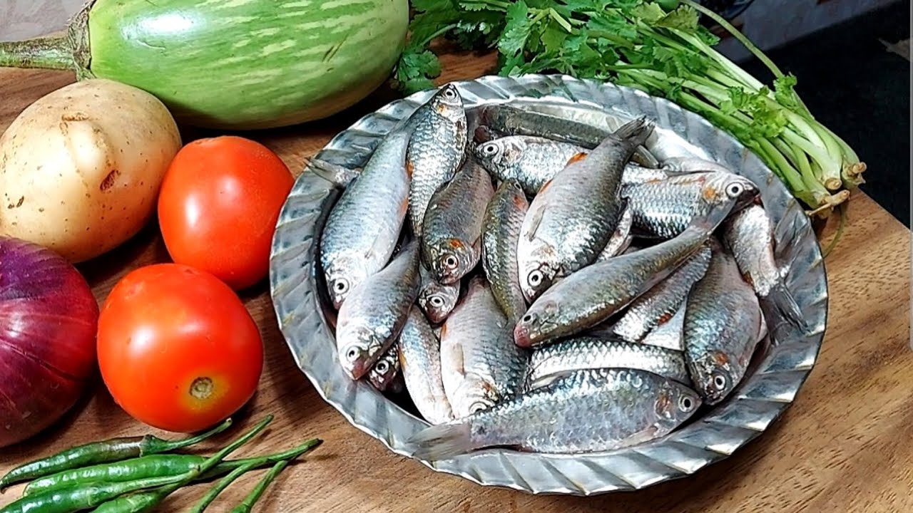 পুটি মাছের ঝাল চচ্চড়ি recipe | puti fish curry recipe - YouTube